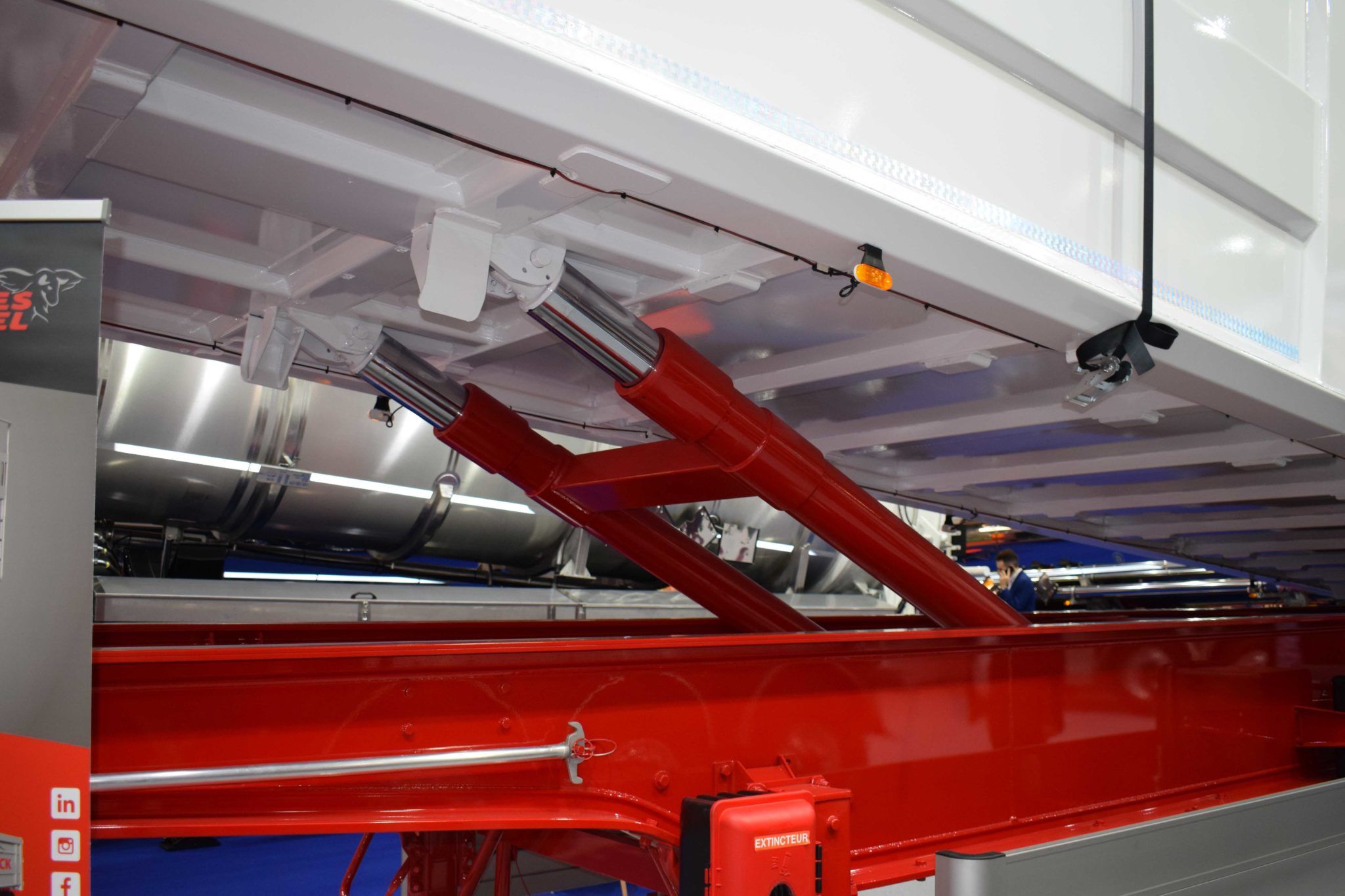 La STEELTRACK, nouveau véhicule Bennes Marrel dédié au transport de ...